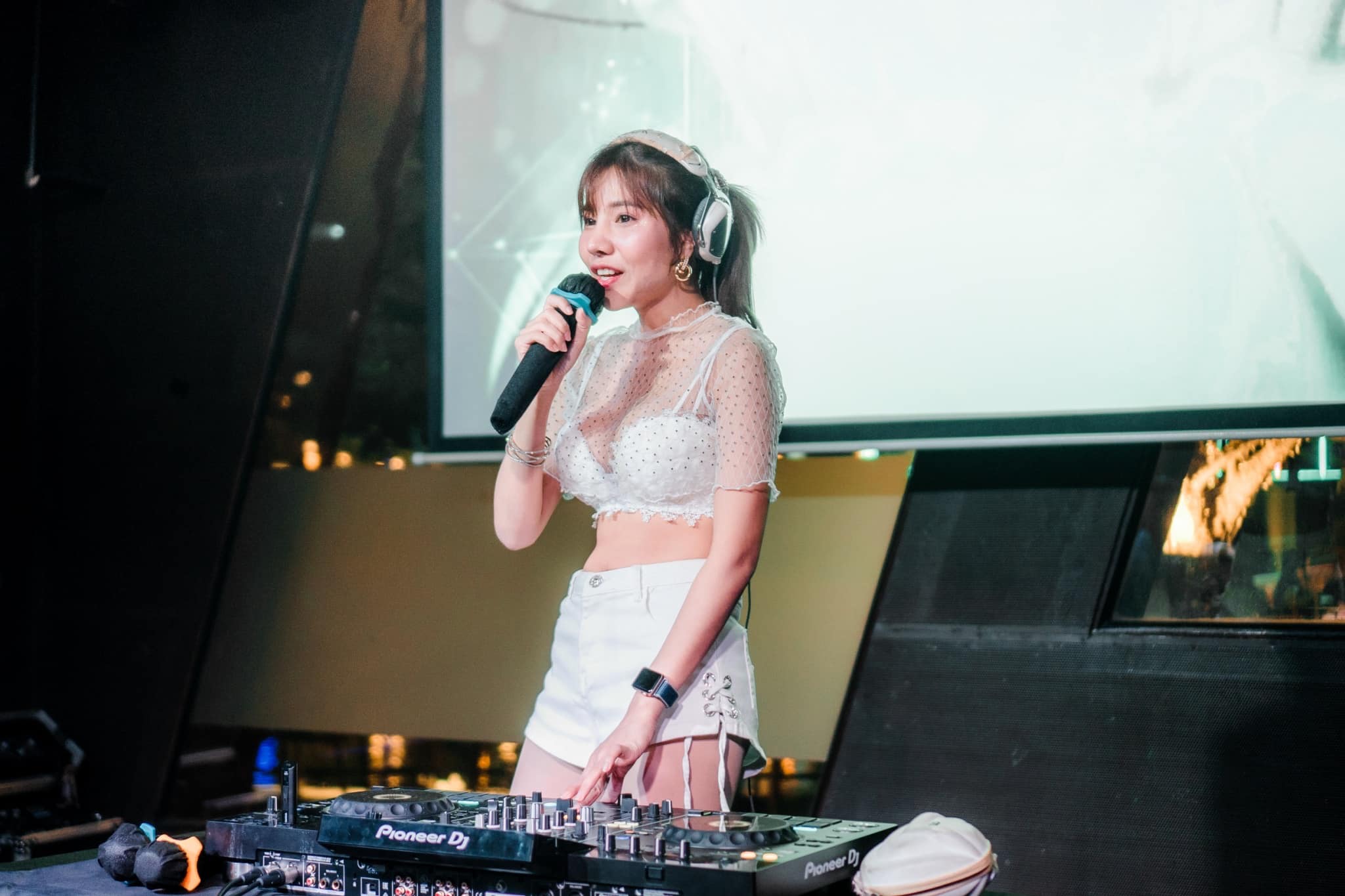 ส่องแฟชั่น ดีเจปิ๊งปิ๊ง ทรัพยสร เซ็กซี่ แจ่มทุกอนู ไลฟ์สไตล์สุดเซ็กซี่ ลีลาแซ่บซีด